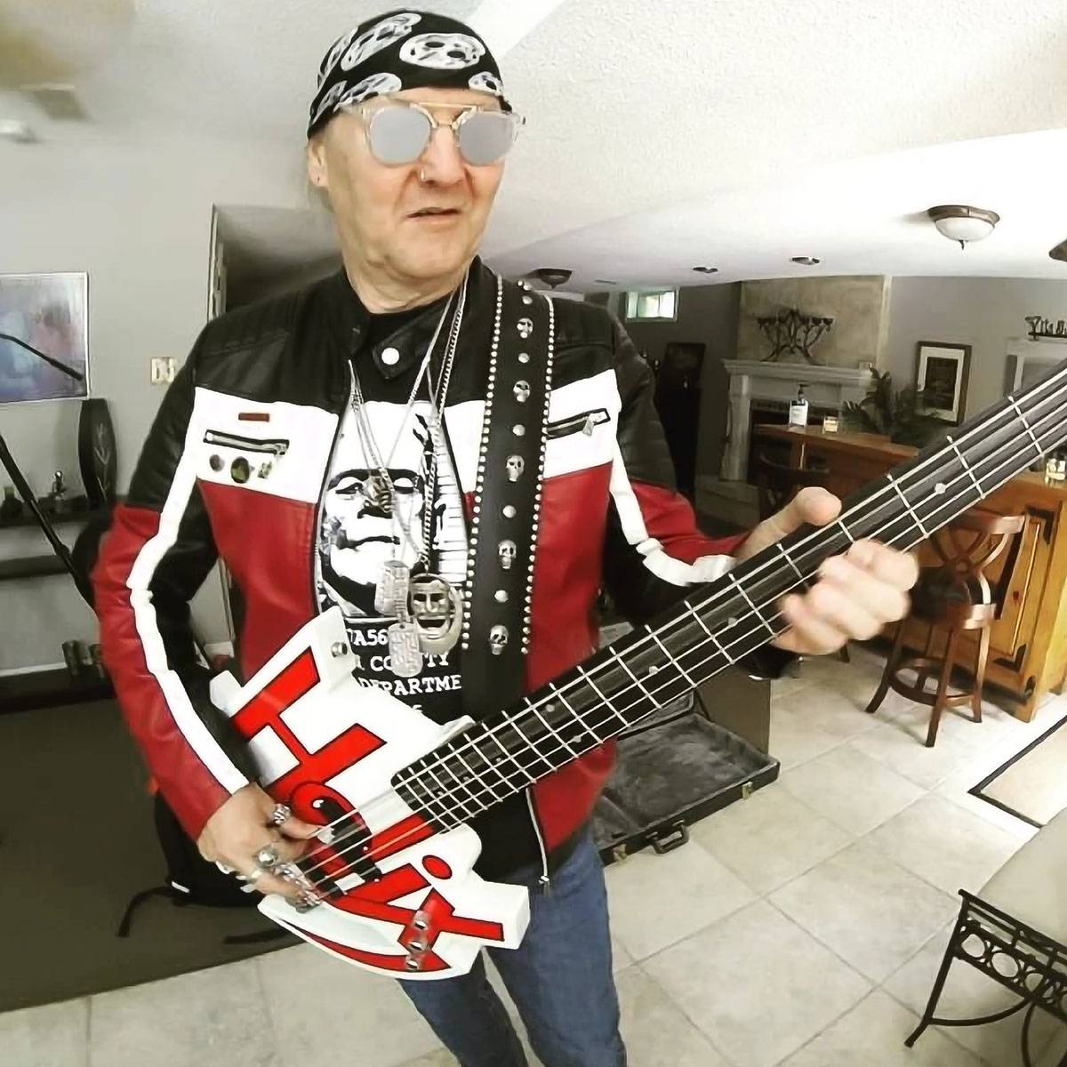 Daryl Gray – The Irish Harp Pub